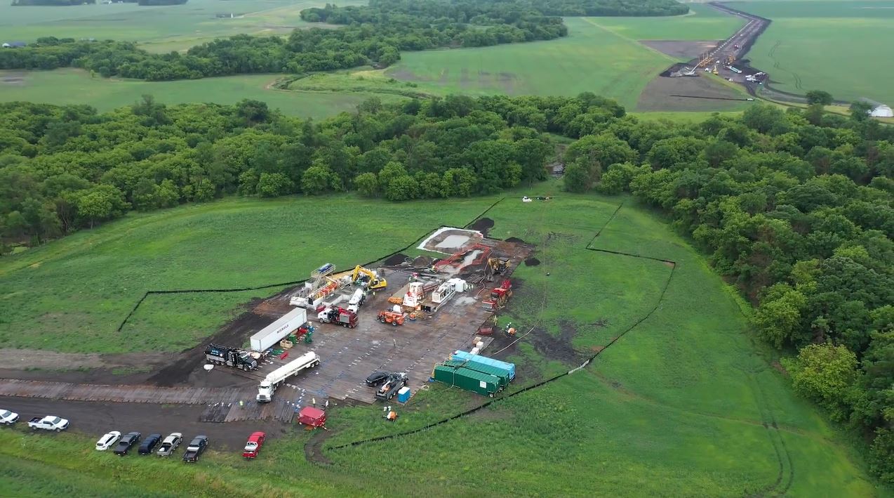 Non-toxic drilling mud: Part of the HDD process - Enbridge Inc.