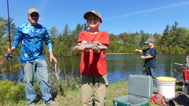 Plenty of fish in the . . . pond? Raising over 40,000 walleye in ...